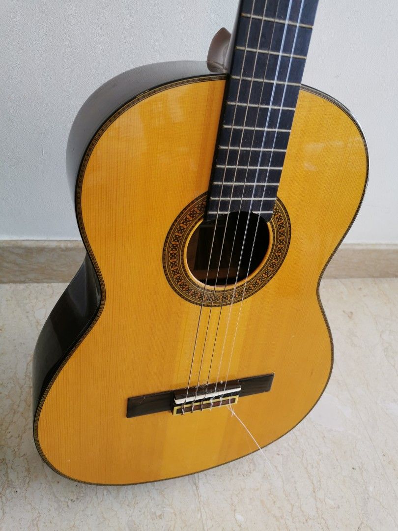 YAMAHA acoustic classic Guiter With carry Case, Hobbies & Toys, Music ...