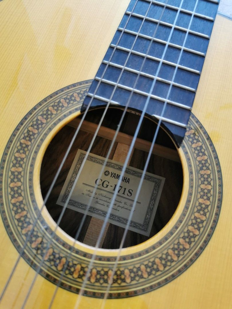 YAMAHA acoustic classic Guiter With carry Case, Hobbies & Toys, Music ...