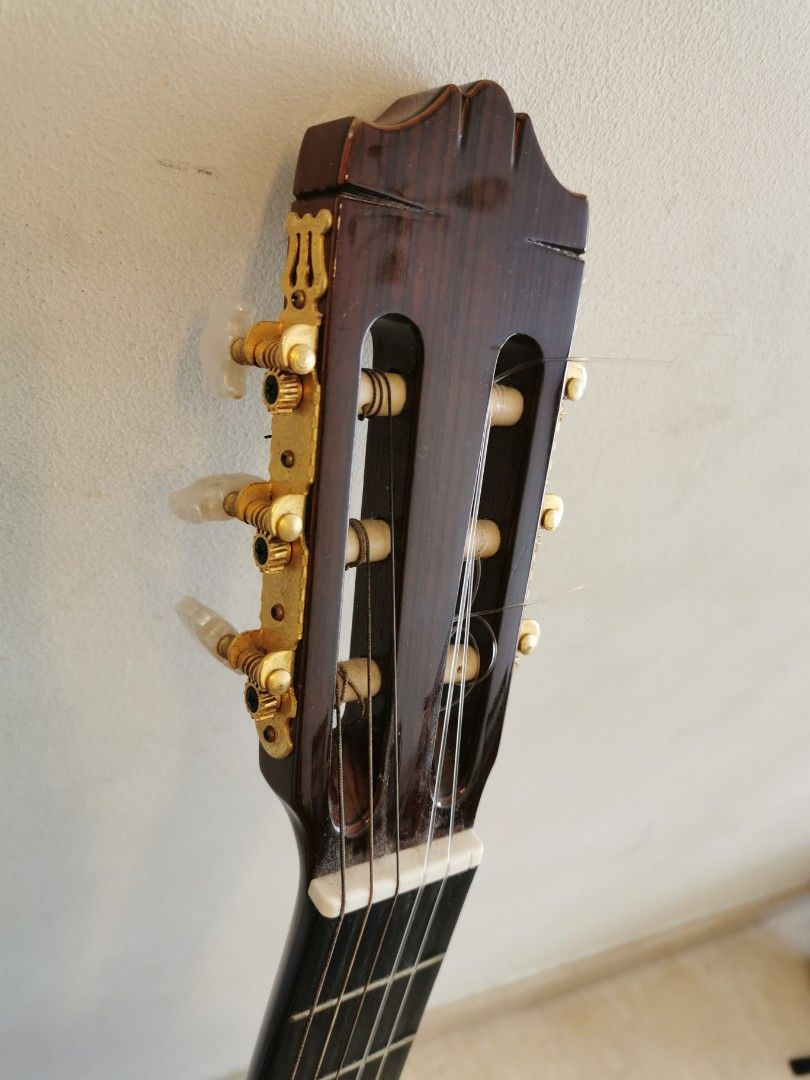 YAMAHA acoustic classic Guiter With carry Case, Hobbies & Toys, Music ...