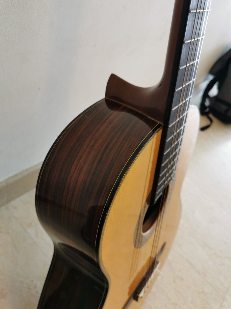 YAMAHA acoustic classic Guiter With carry Case, Hobbies & Toys, Music ...