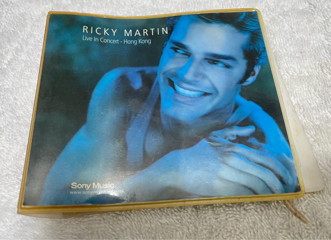 絶版 Ricky Martin card Mini disc holder, 興趣及遊戲, 音樂樂器 & 配件, 樂器配件 - Carousell