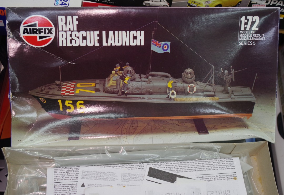 Airfix-05281- 1/72-RAF-BPBC-Rescue Launch-w/cre and display stand-M-250 ...