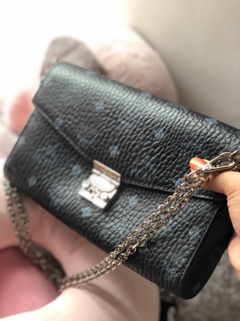 Authentic MCM Patricia Bifold Chain Wallet Black, Women's Fashion, Bags ...