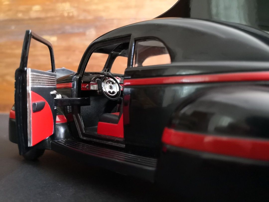 Batmobile (1940's DC Comics) by Corgi; 1:24th Scale Die-Cast Vehicle ...