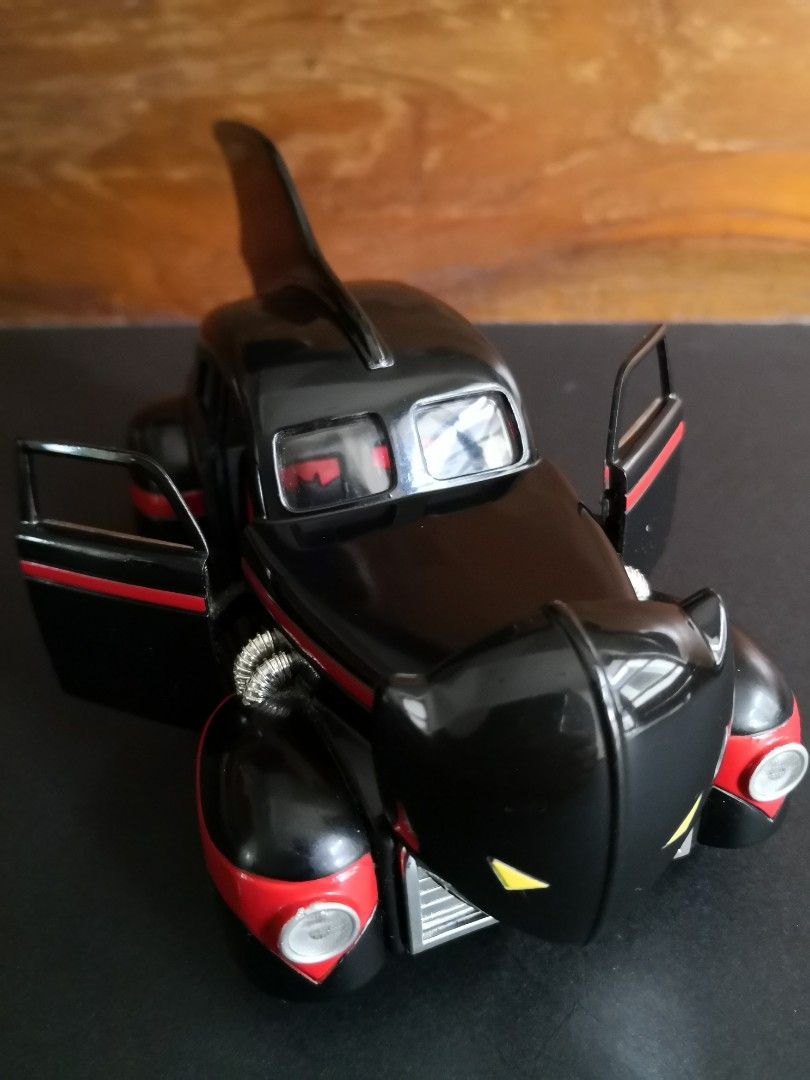 Batmobile (1940's DC Comics) by Corgi; 1:24th Scale Die-Cast Vehicle ...