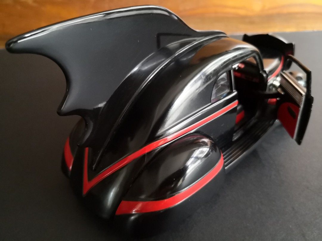 Batmobile (1940's DC Comics) by Corgi; 1:24th Scale Die-Cast Vehicle ...