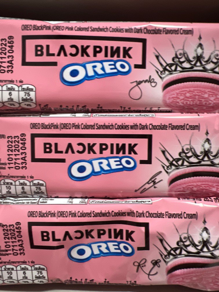 BLACKPINK Oreo (PINK limited edition), Food & Drinks, Other Food ...