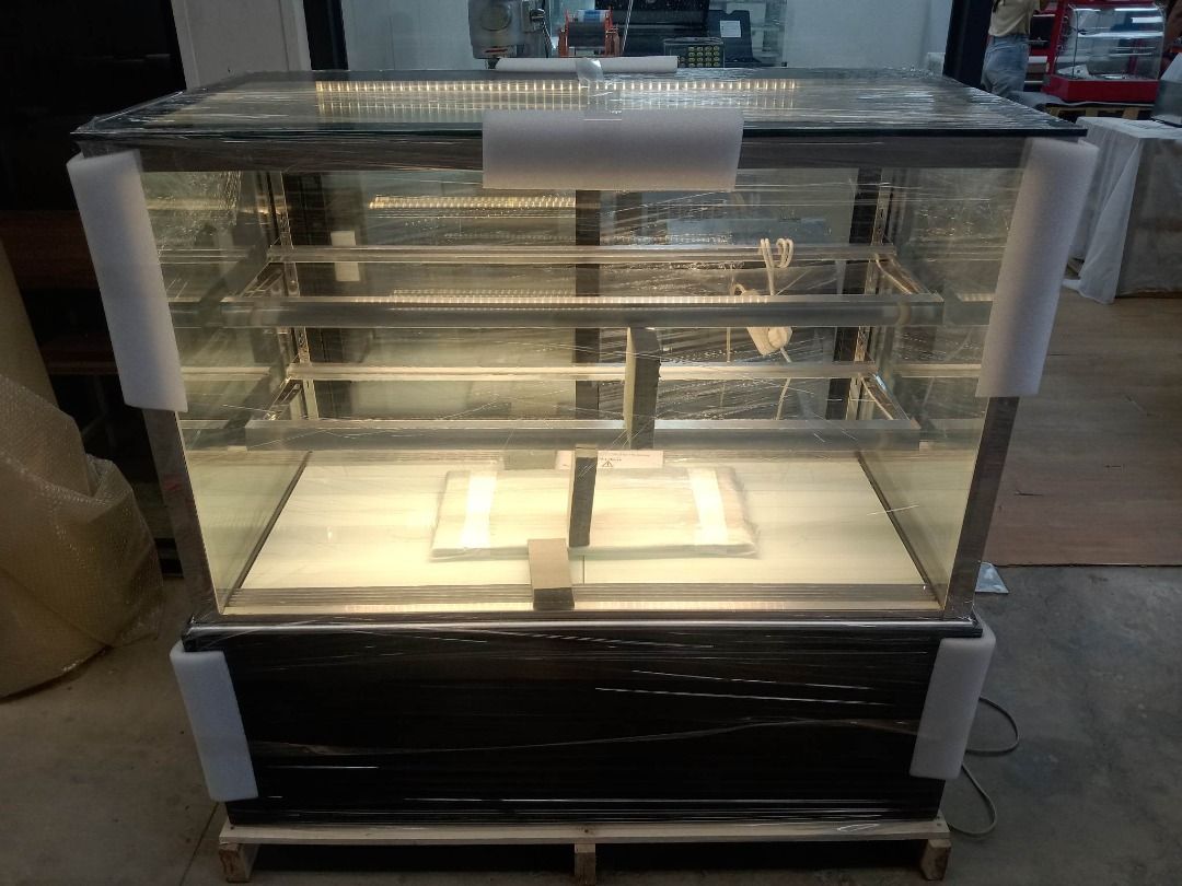 BOX TYPE CAKE CHILLER *112*67*110CM, Commercial & Industrial ...