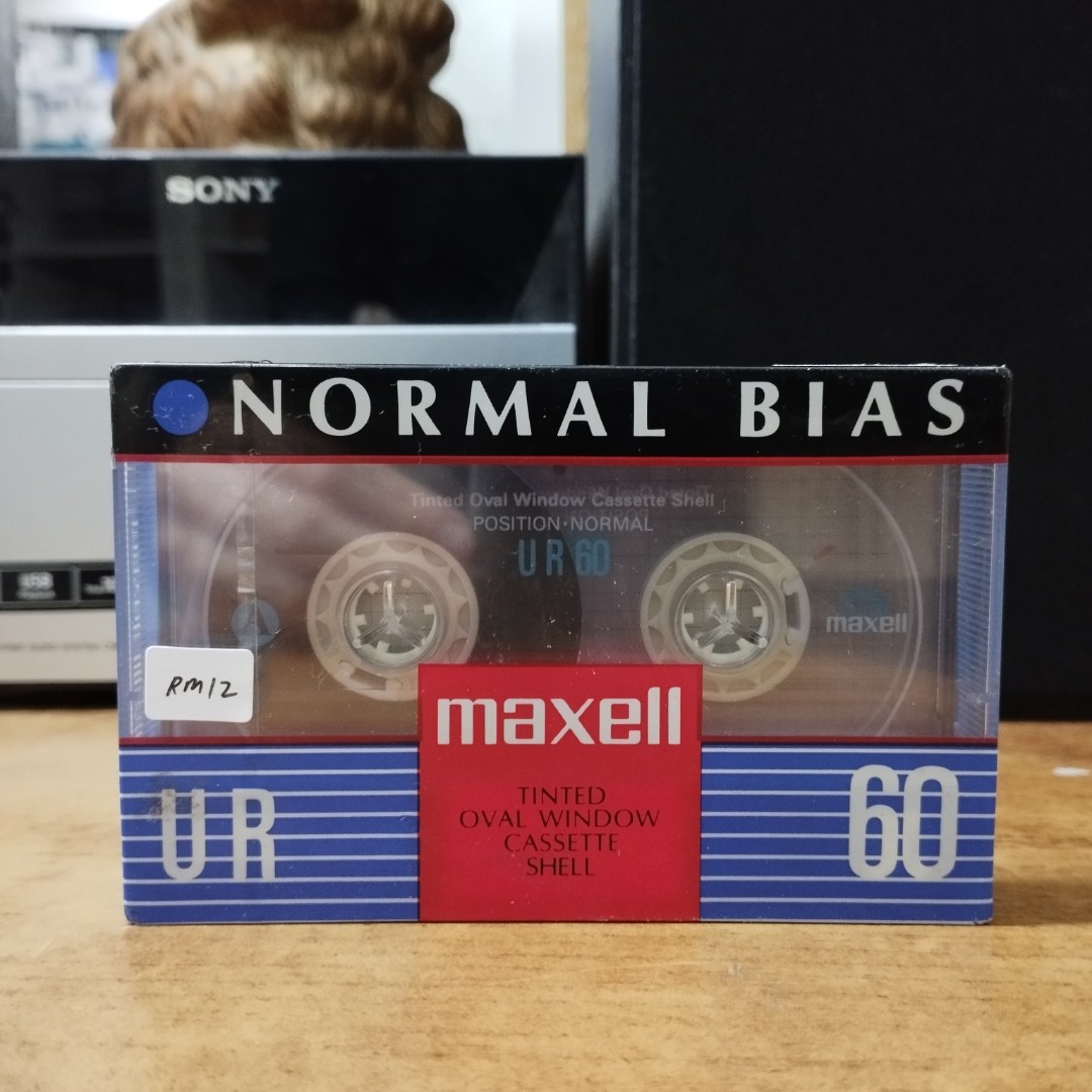(Misc) Maxell Tinted Oval Window Cassette Shell , Hobbies & Toys, Music ...