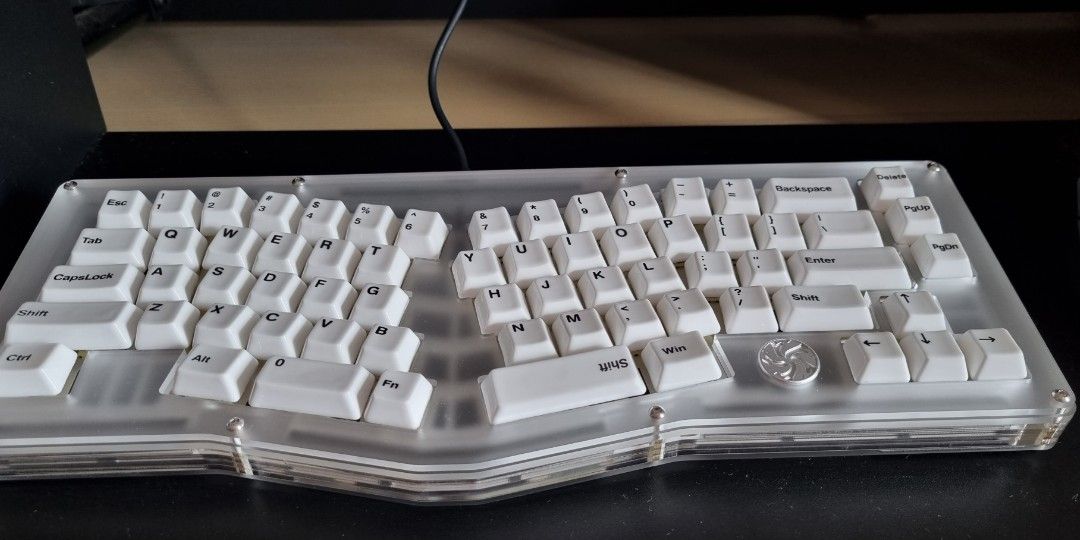 Cerakey Black on White Ceramic Keycaps, Computers & Tech, Parts ...