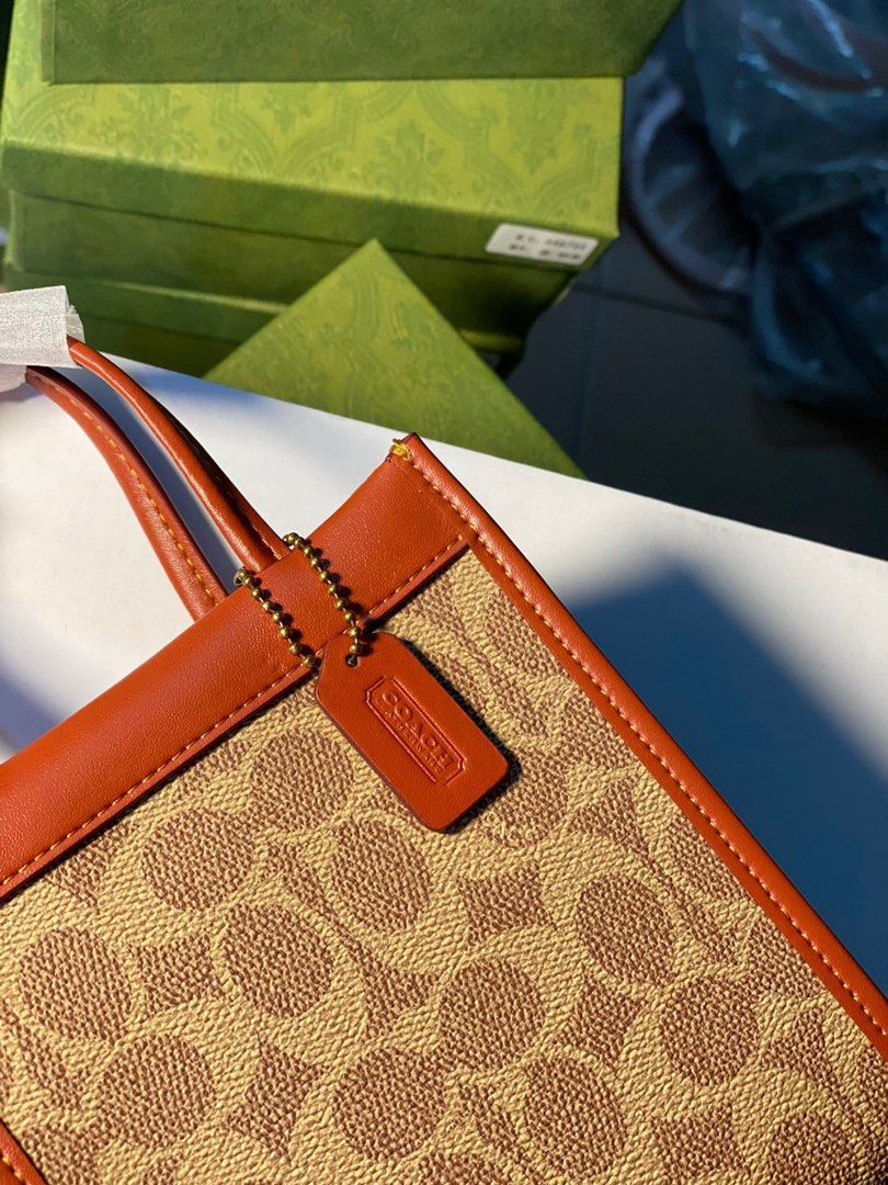 Coach Cashin Mini Tote, Women's Fashion, Bags & Wallets, Tote Bags on ...