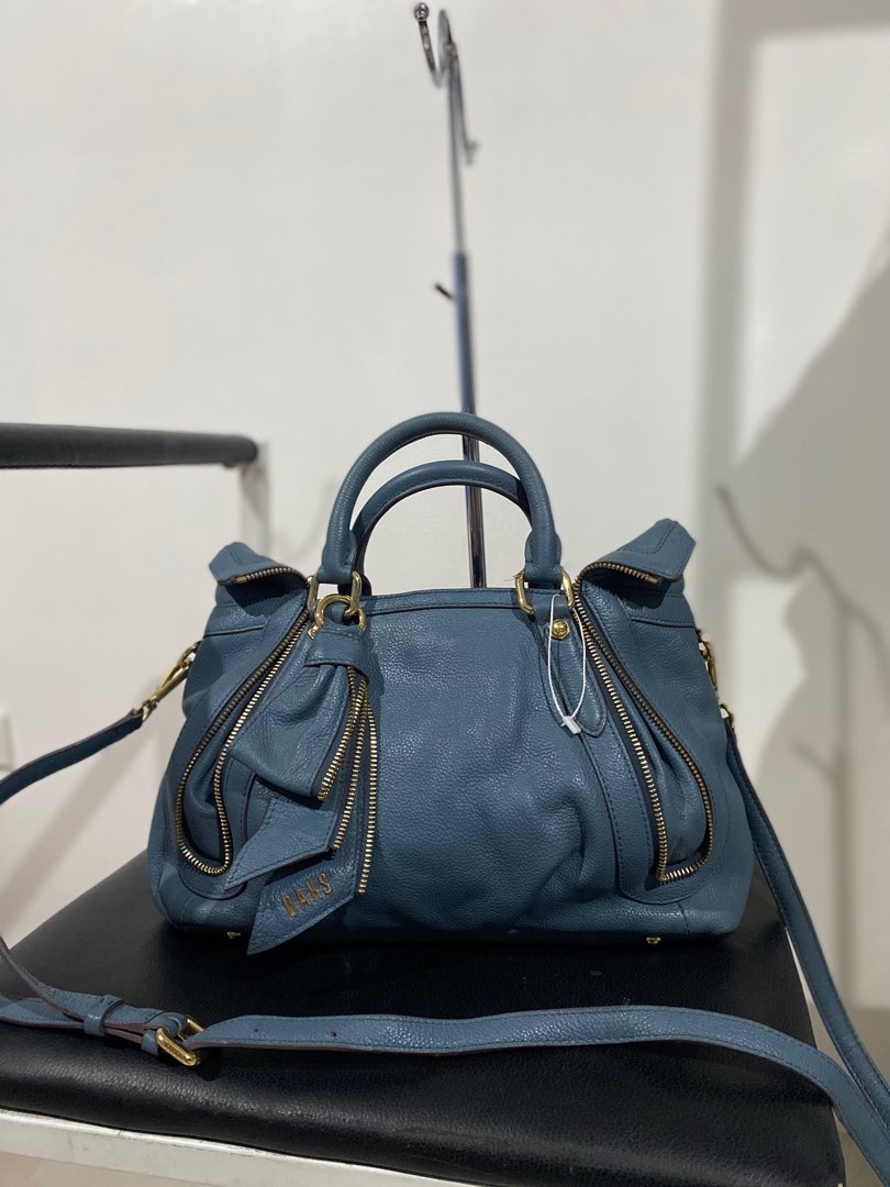 Daks Two Way Sling Bag, Women's Fashion, Bags & Wallets, Cross-body Bags on Carousell