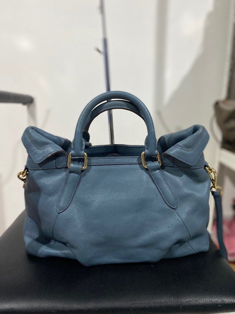 Daks Two Way Sling Bag, Women's Fashion, Bags & Wallets, Cross-body Bags on Carousell