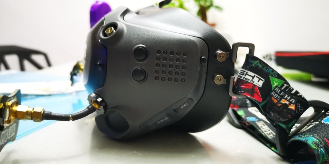 DJI FPV GOGGLES V1 with original antennas and upgraded antennas. And 1 ...