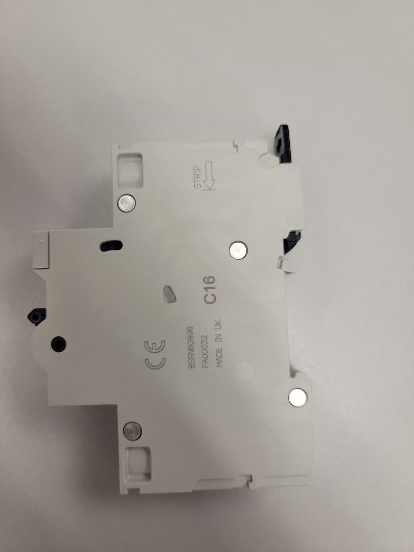 Eaton MCB 16A Type C single pole C16 MCH116, 其他, 其他 - Carousell