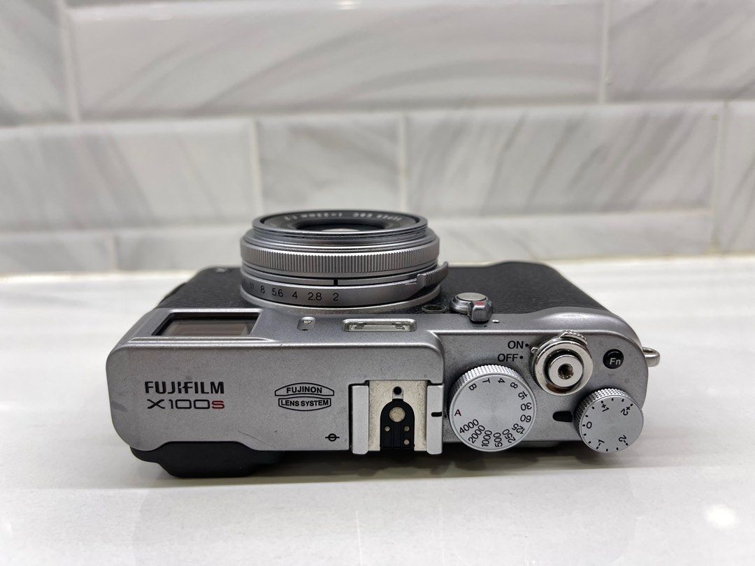 FUJIFILM X100S (SC 8K+ ONLY), Photography, Cameras on Carousell