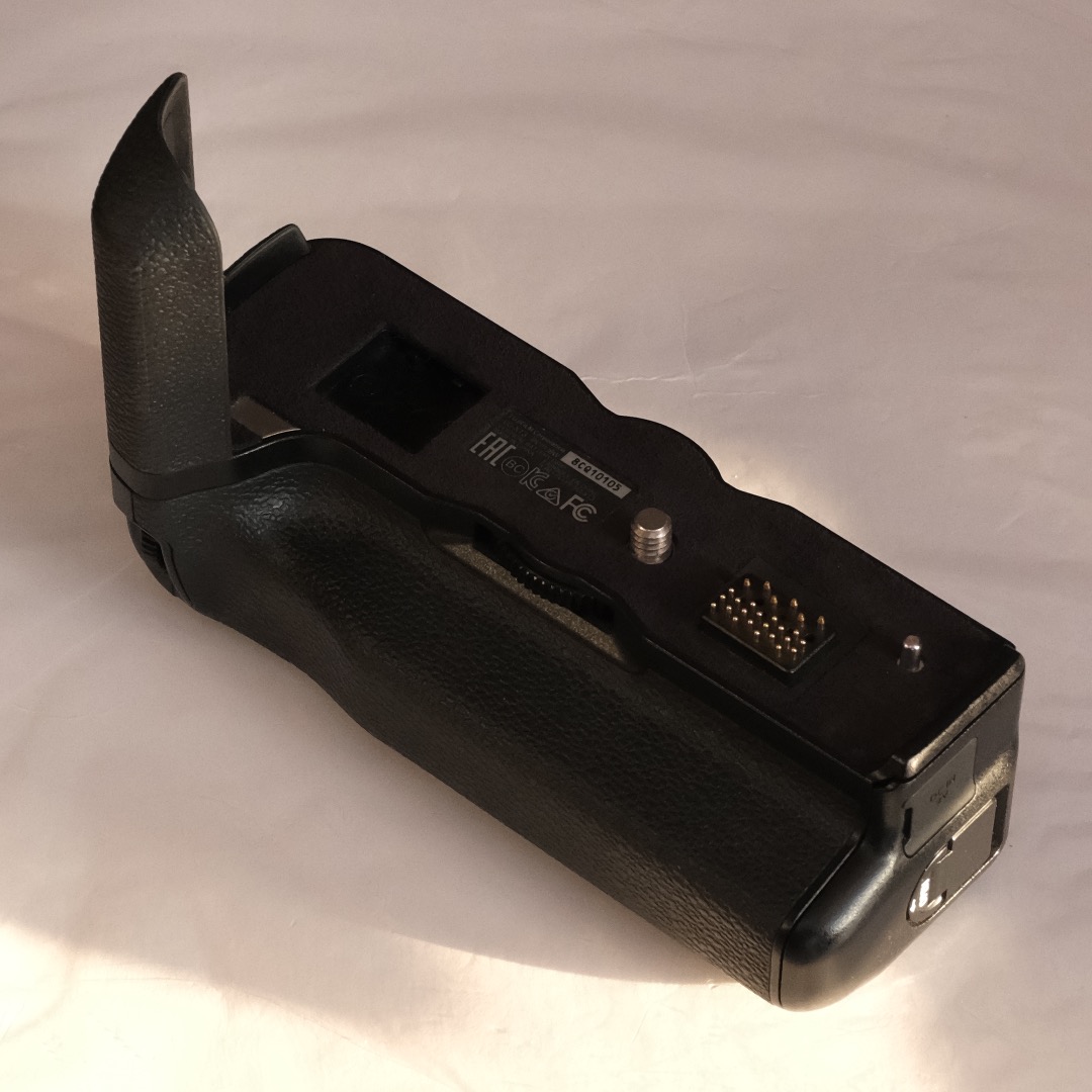 Fujifilm XT3 Vertical battery grip, Photography, Photography Accessories, Batteries & Chargers ...