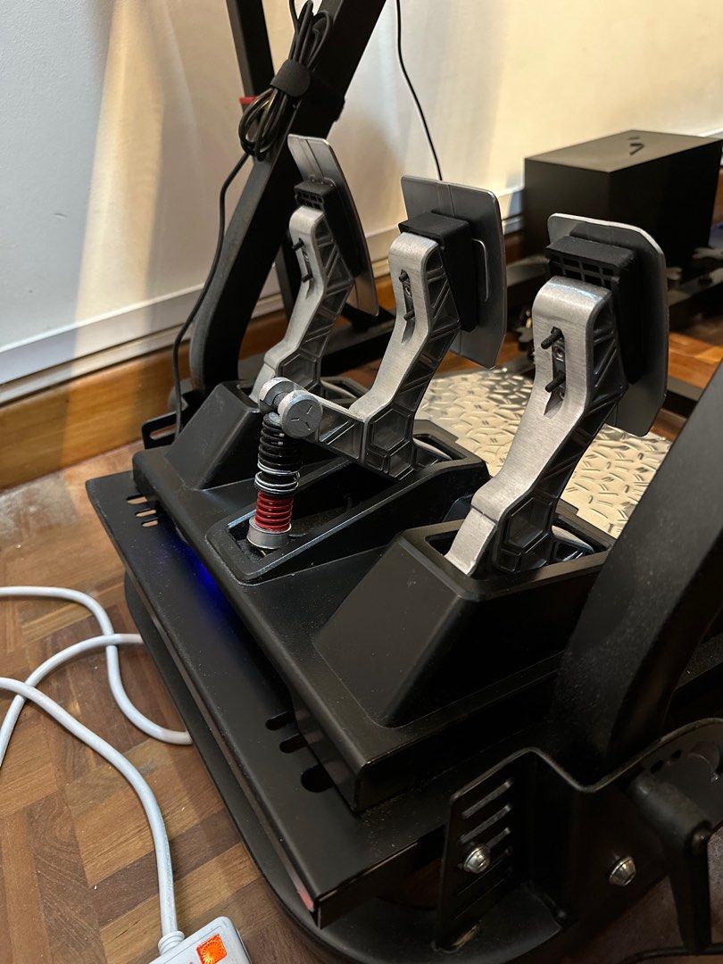 Beloved Full Thrustmaster Sim driving Setup with monitor screen, Video ...