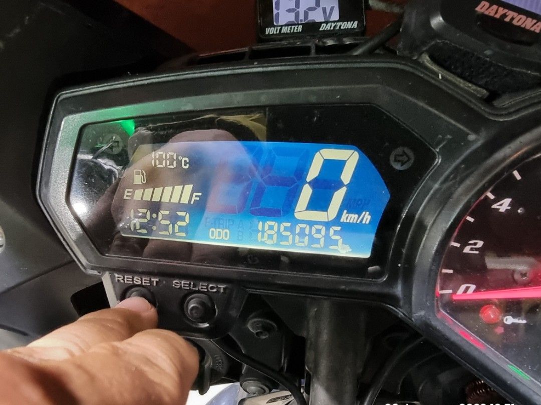 FZ6 speedometer, Motorcycles, Motorcycle Accessories on Carousell