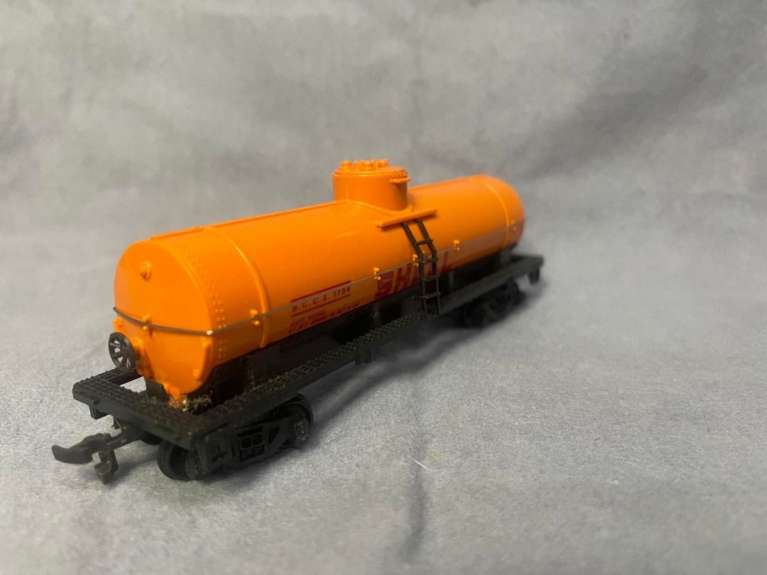 HO Scale "Shell Oil" Single Dome Tanker Freight Train Car / SCCX 1754 ...