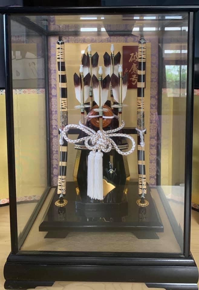 Japanese Bow & Arrow with Glass Display Case, Furniture & Home Living ...