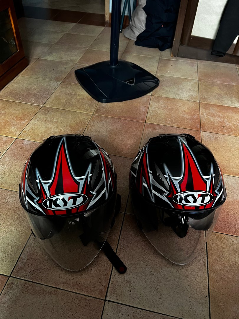 KYT HELLCAT GALAXY RED BLACK, Motorcycles, Motorcycle Apparel on Carousell