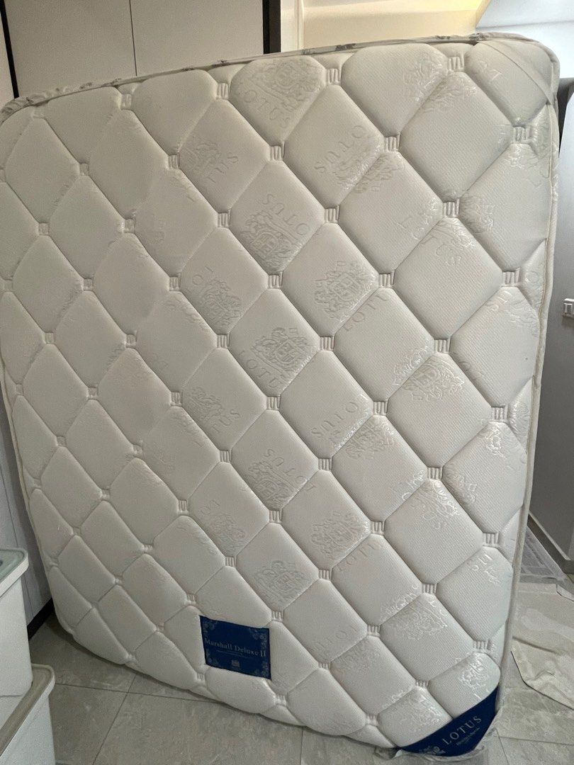 Lotus Marshall Deluxe II Queen Mattress, Furniture & Home Living ...