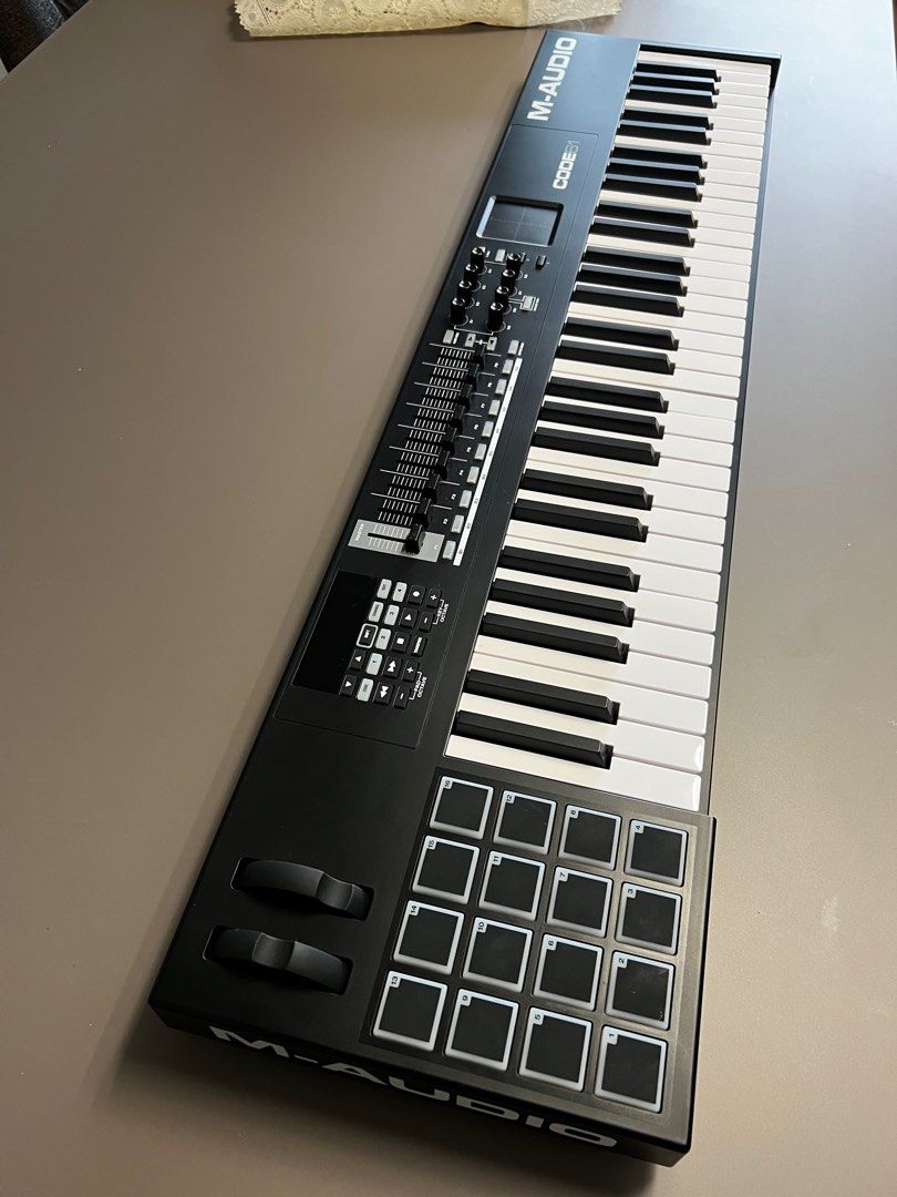 M-Audio Code 61 Midi Keyboard + Chair & Stand (Hercules), Audio ...