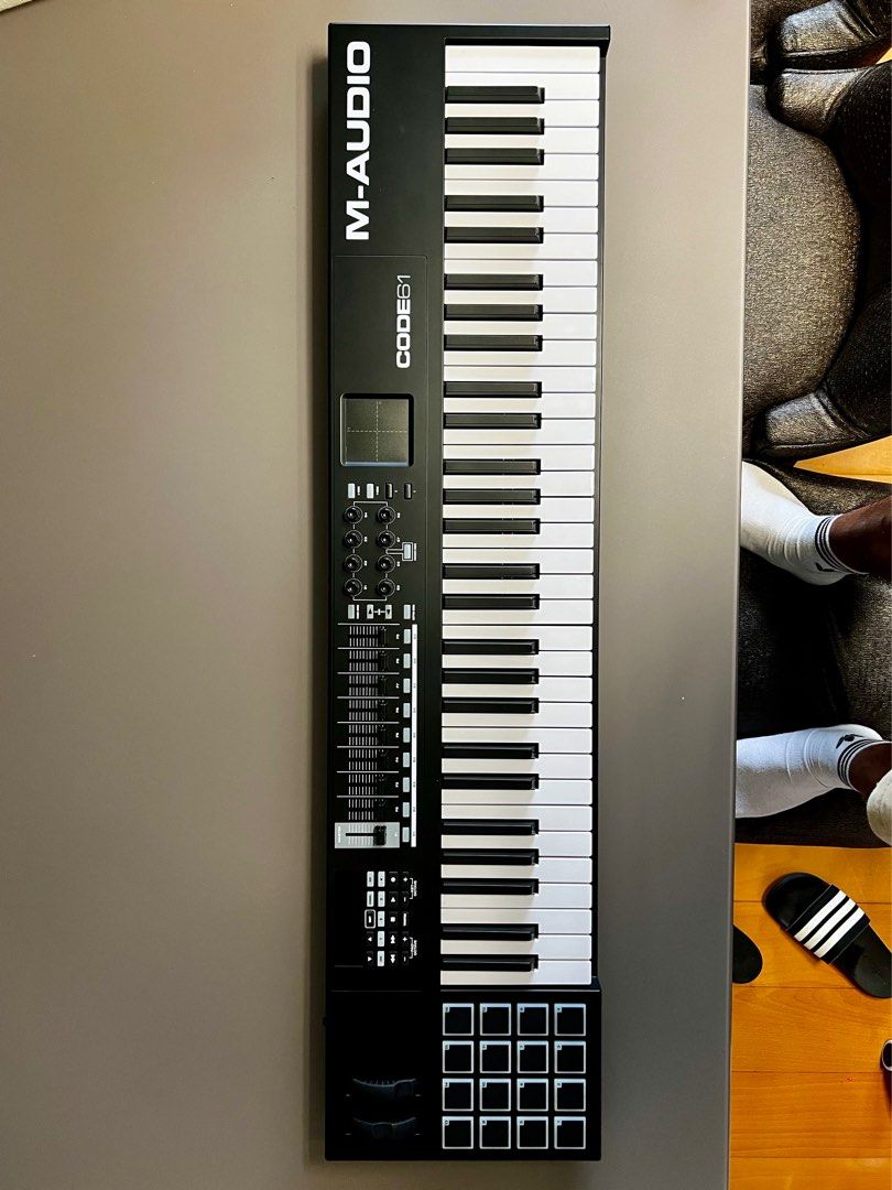M-Audio Code 61 Midi Keyboard + Chair & Stand (Hercules), Audio ...