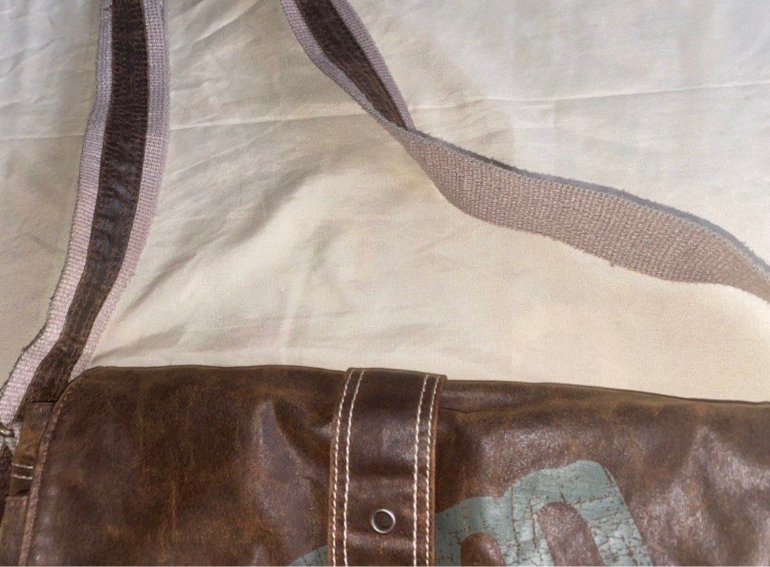 messenger bag rory gilmore dark academia, Men's Fashion, Bags, Sling ...