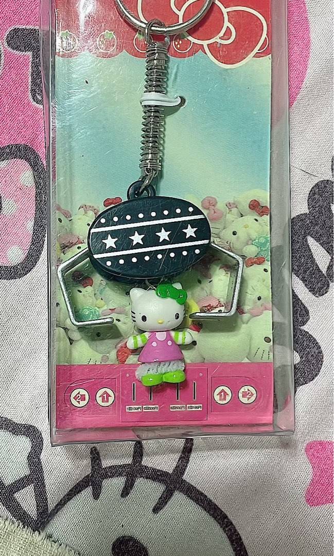 rare Hello kitty toy crane charm keychains, Hobbies & Toys, Toys ...