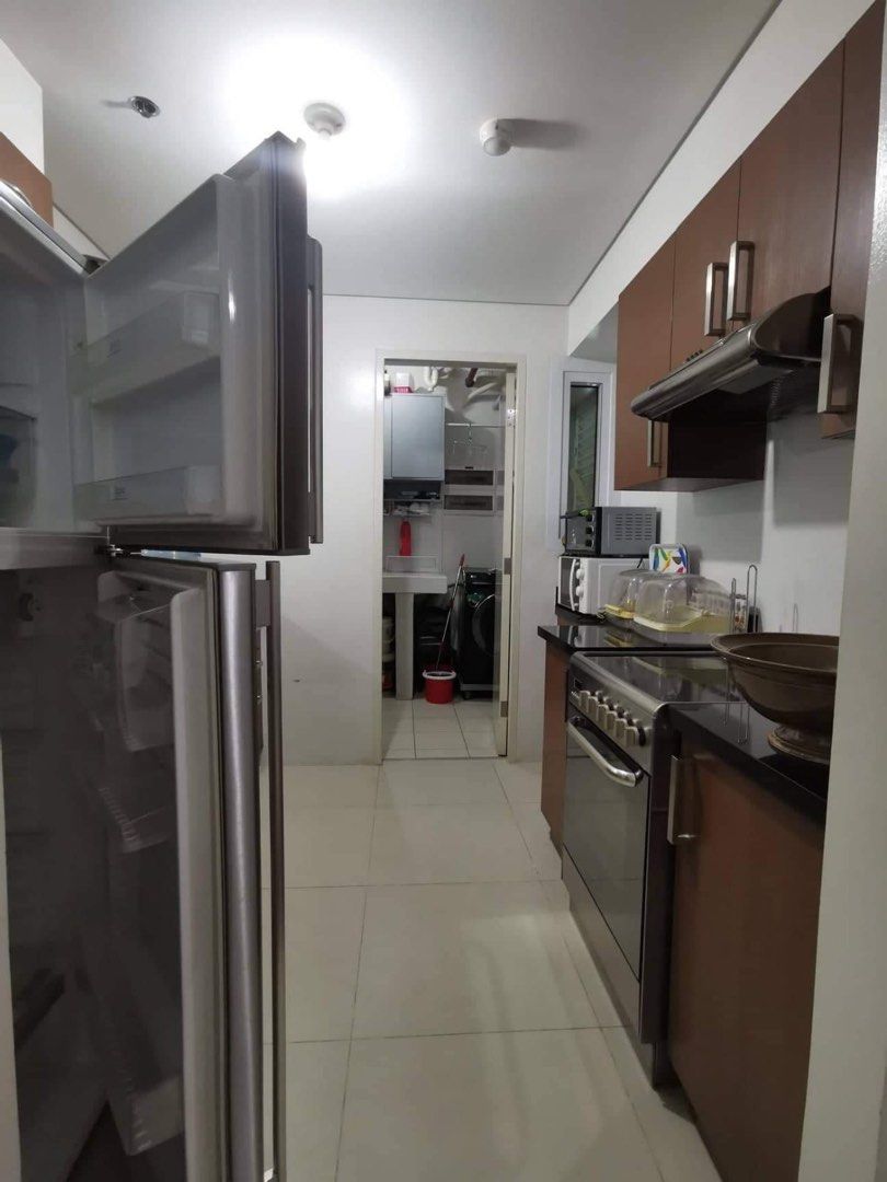 RED Oak Two Serendra BGC Taguig Cit, Property, For Sale, Apartments ...