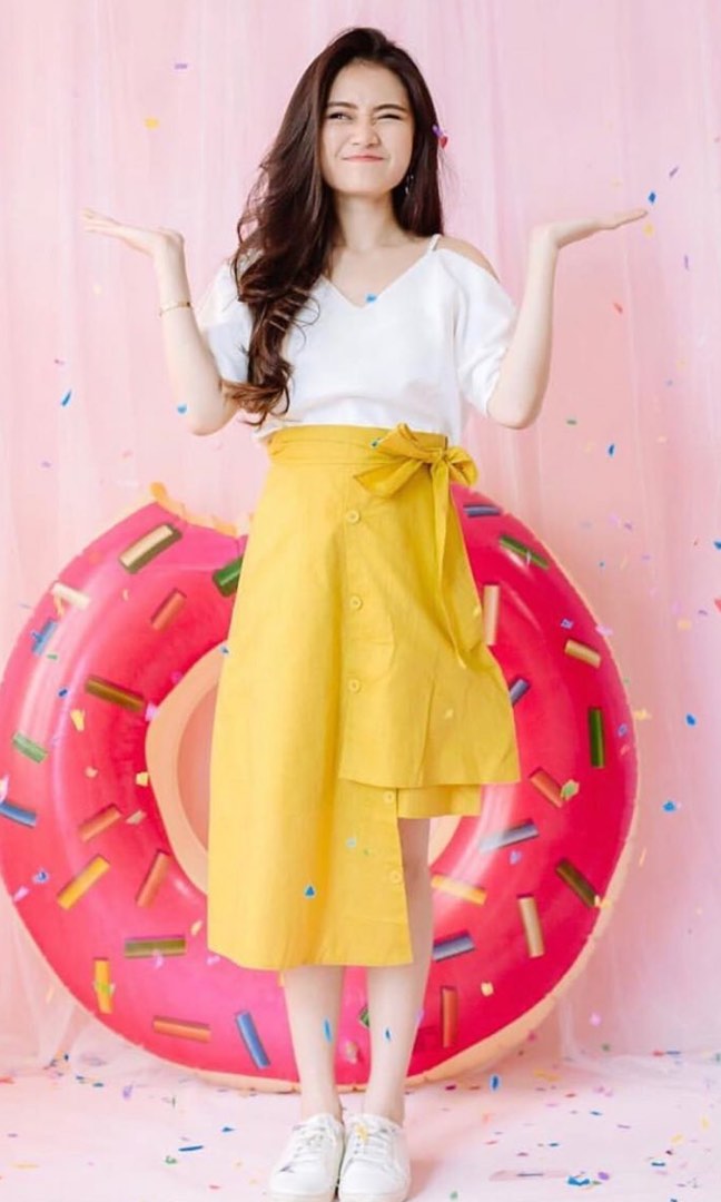 Rok modelano, Fesyen Wanita, Pakaian Wanita, Gaun & Rok di Carousell