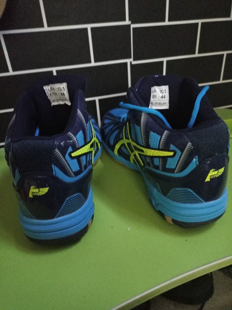 Sepatu Profesional Turbomax MD, Fesyen Pria, Sepatu , Sneakers di Carousell