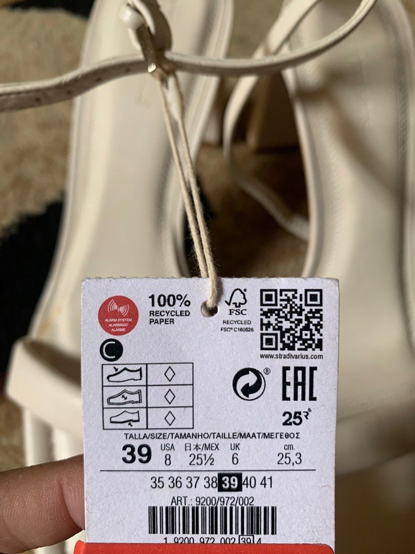 Sepatu sendal hils, Fesyen Wanita, Sepatu di Carousell