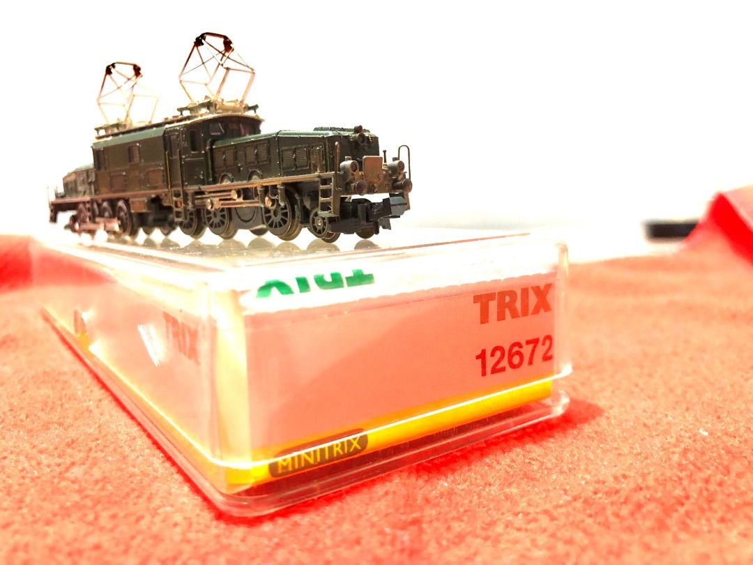 Minitrix trix 12672 N scale crocodile locomotive green with weathering ...