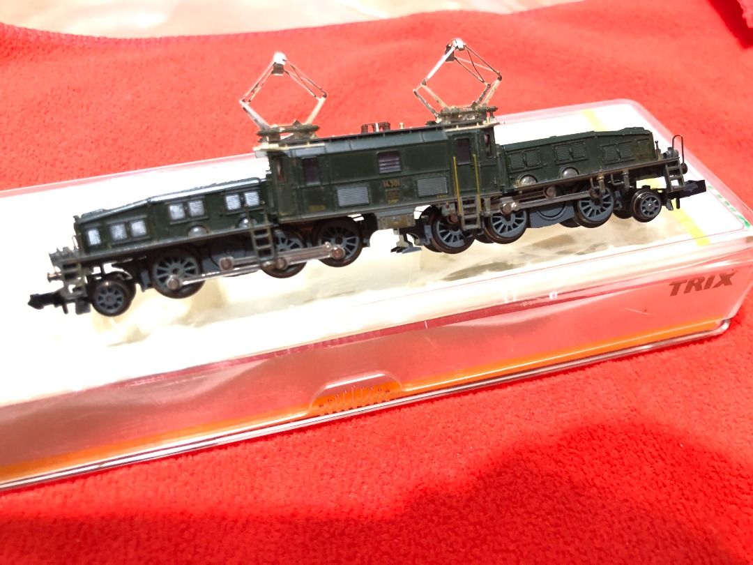 Minitrix trix 12672 N scale crocodile locomotive green with weathering ...