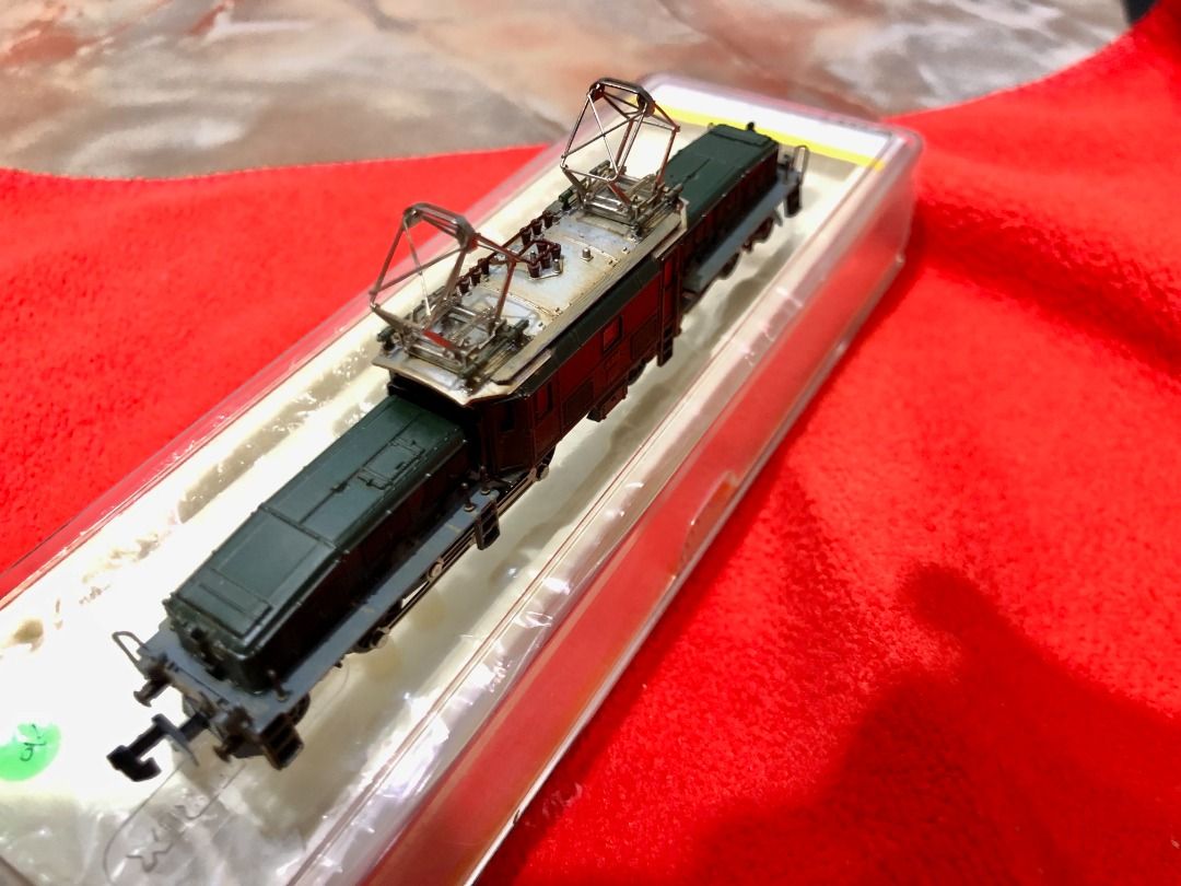 Minitrix trix 12672 N scale crocodile locomotive green with weathering ...