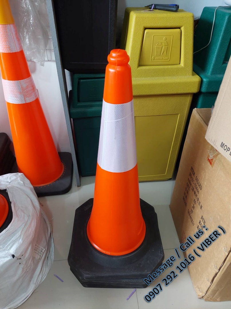 traffic cone Plastic type 75, Commercial & Industrial, Construction ...