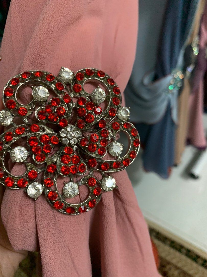 Tudung FAREEDA, Women's Fashion, Muslimah Fashion, Hijabs on Carousell