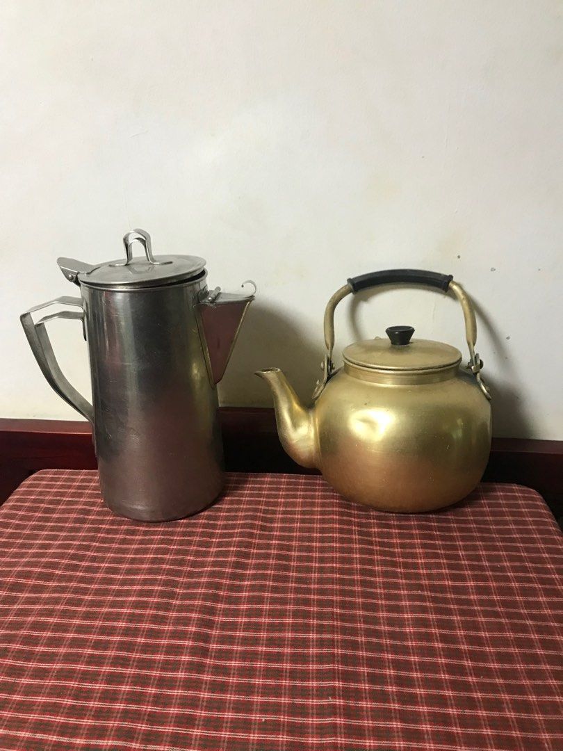 Two kettles made in Korea, Hobbies & Toys, Memorabilia & Collectibles ...