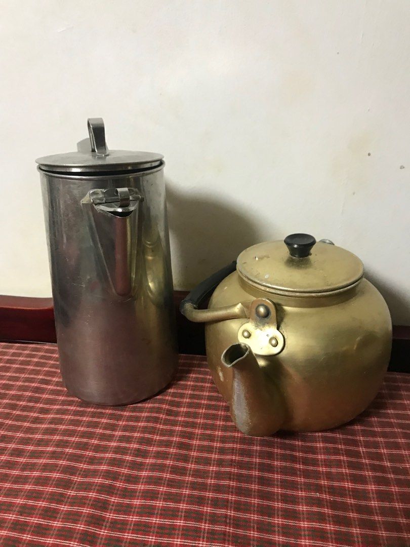 Two kettles made in Korea, Hobbies & Toys, Memorabilia & Collectibles ...