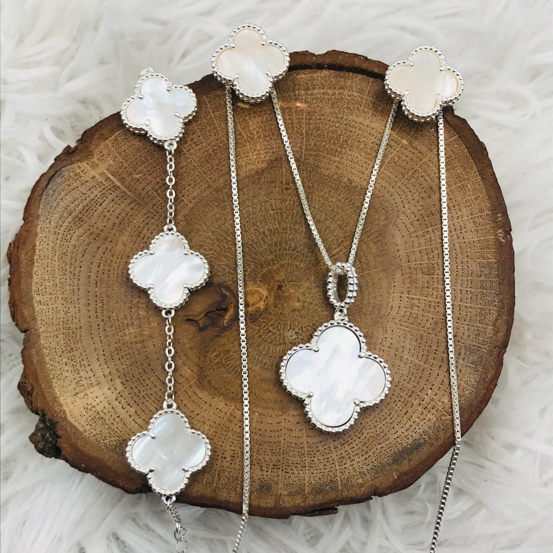 VCA Mother of Pearl 925 Set, Women's Fashion, Jewelry & Organizers ...