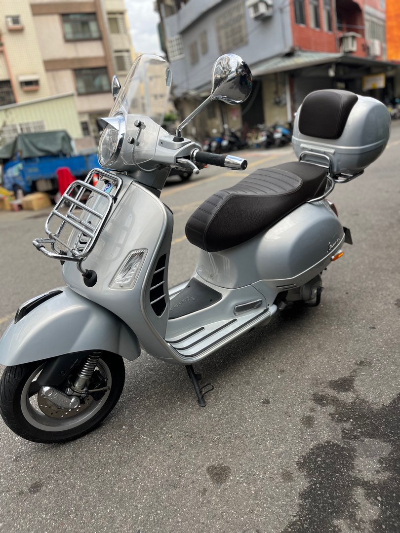 Vespa GTS300, 機車, 重機在旋轉拍賣