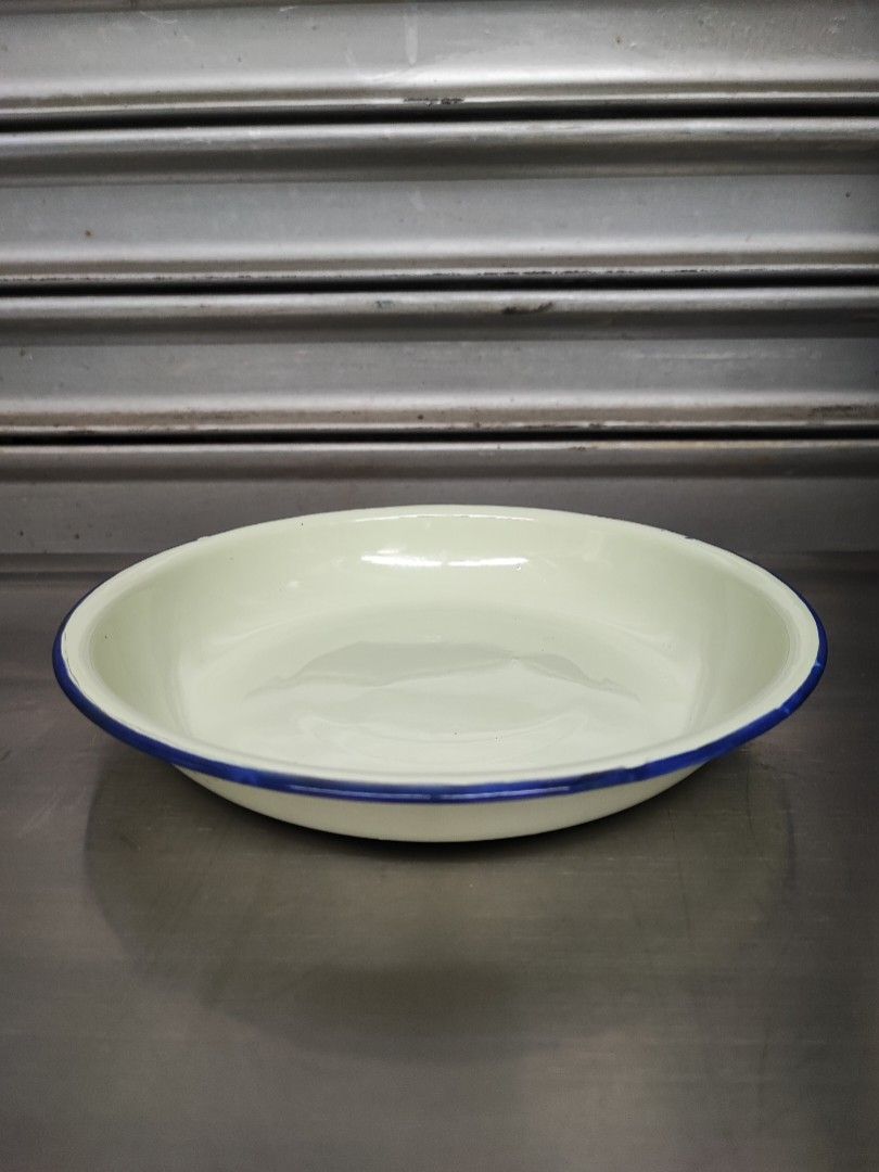 21cm Enamel plates, Furniture & Home Living, Kitchenware & Tableware ...