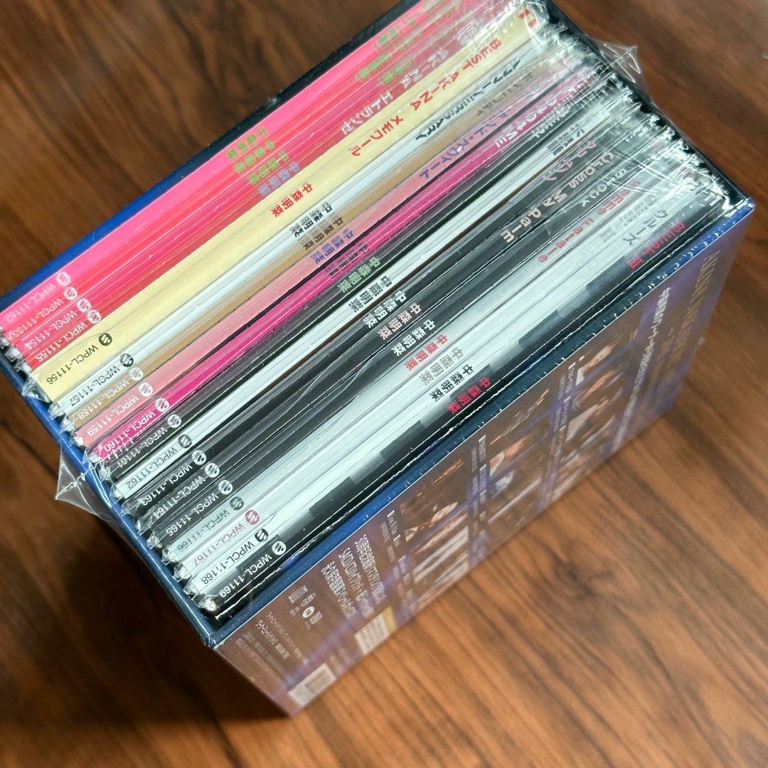 Akina Box 中森明菜 紙製封面cd專輯18張box Set Akina Nakamori(非黑膠 錄音帶) 興趣及遊戲 音樂、樂器