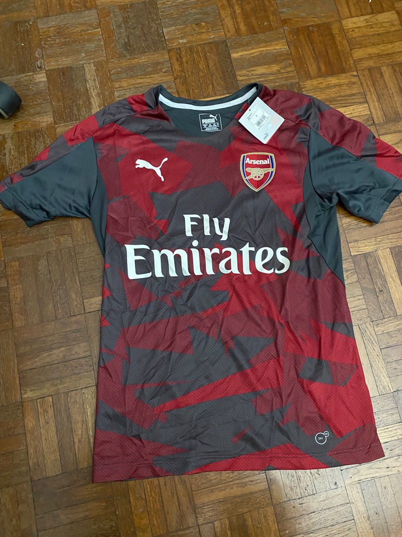 Arsenal training jersey, Men's Fashion, Activewear on Carousell