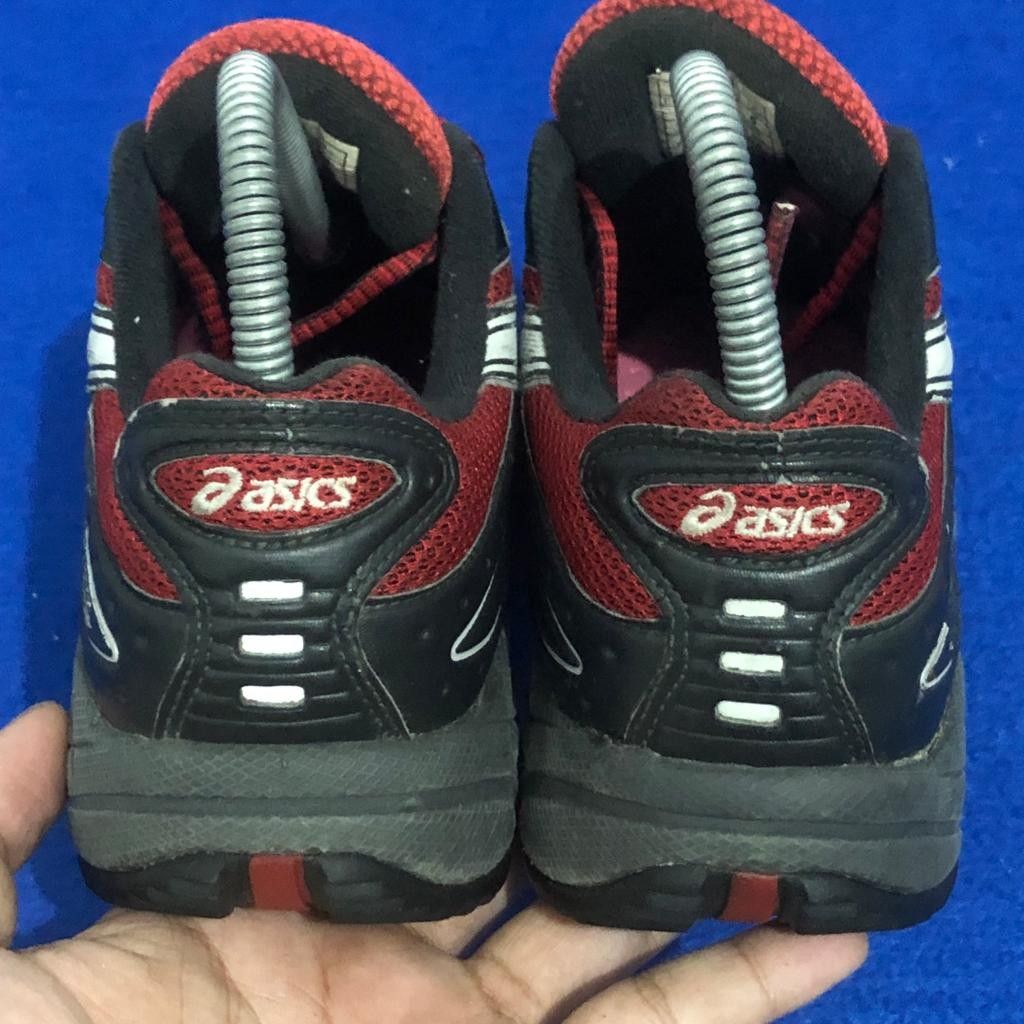 Asics Gel Track, Fesyen Wanita, Sepatu di Carousell