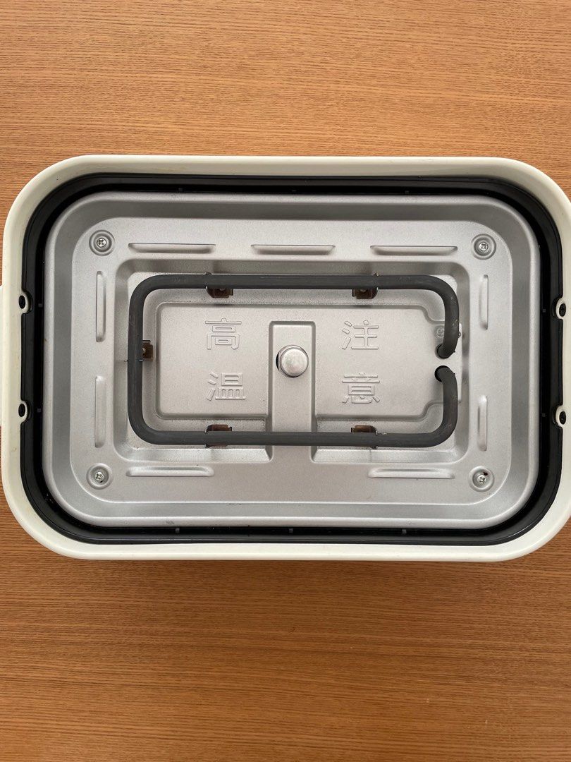 BRUNO Compact Hotplate (white) with nabe pot, steam rack and 4 plates ...