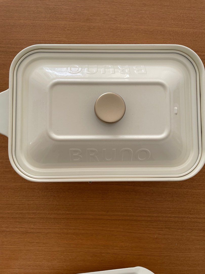 BRUNO Compact Hotplate (white) with nabe pot, steam rack and 4 plates ...
